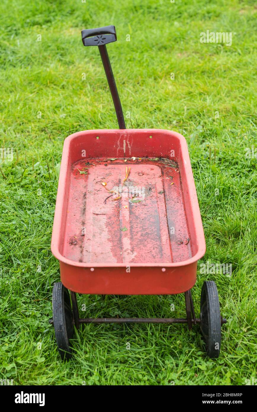 USA, Maine, Wells, old red wagon Stock Photo - Alamy