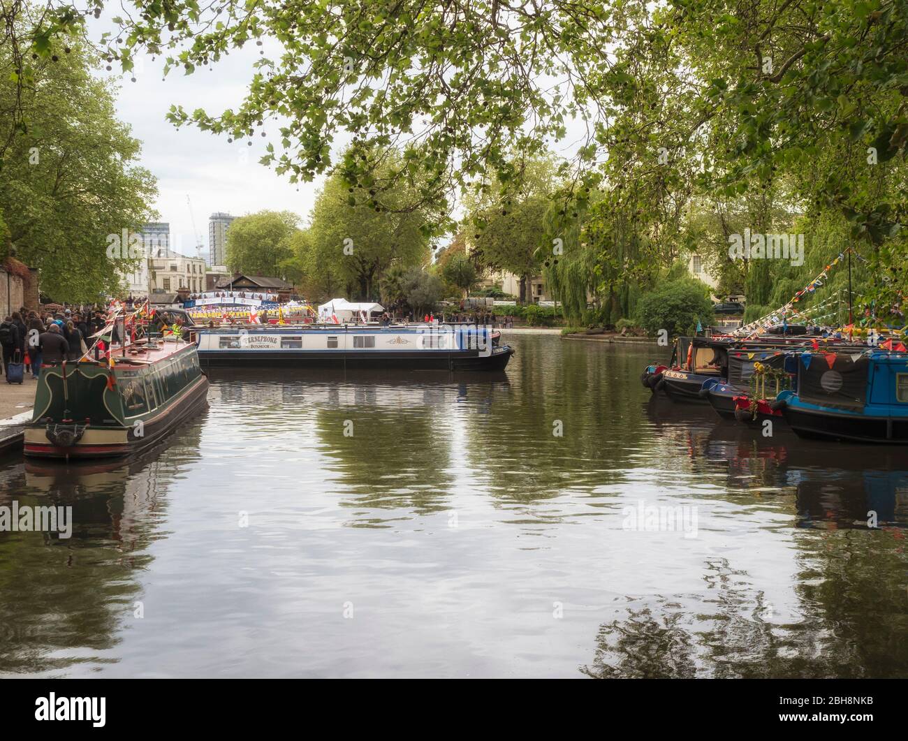 Narrowboat view hi-res stock photography and images - Alamy