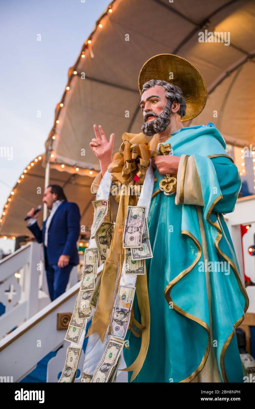 Statue of st peter hi-res stock photography and images - Alamy