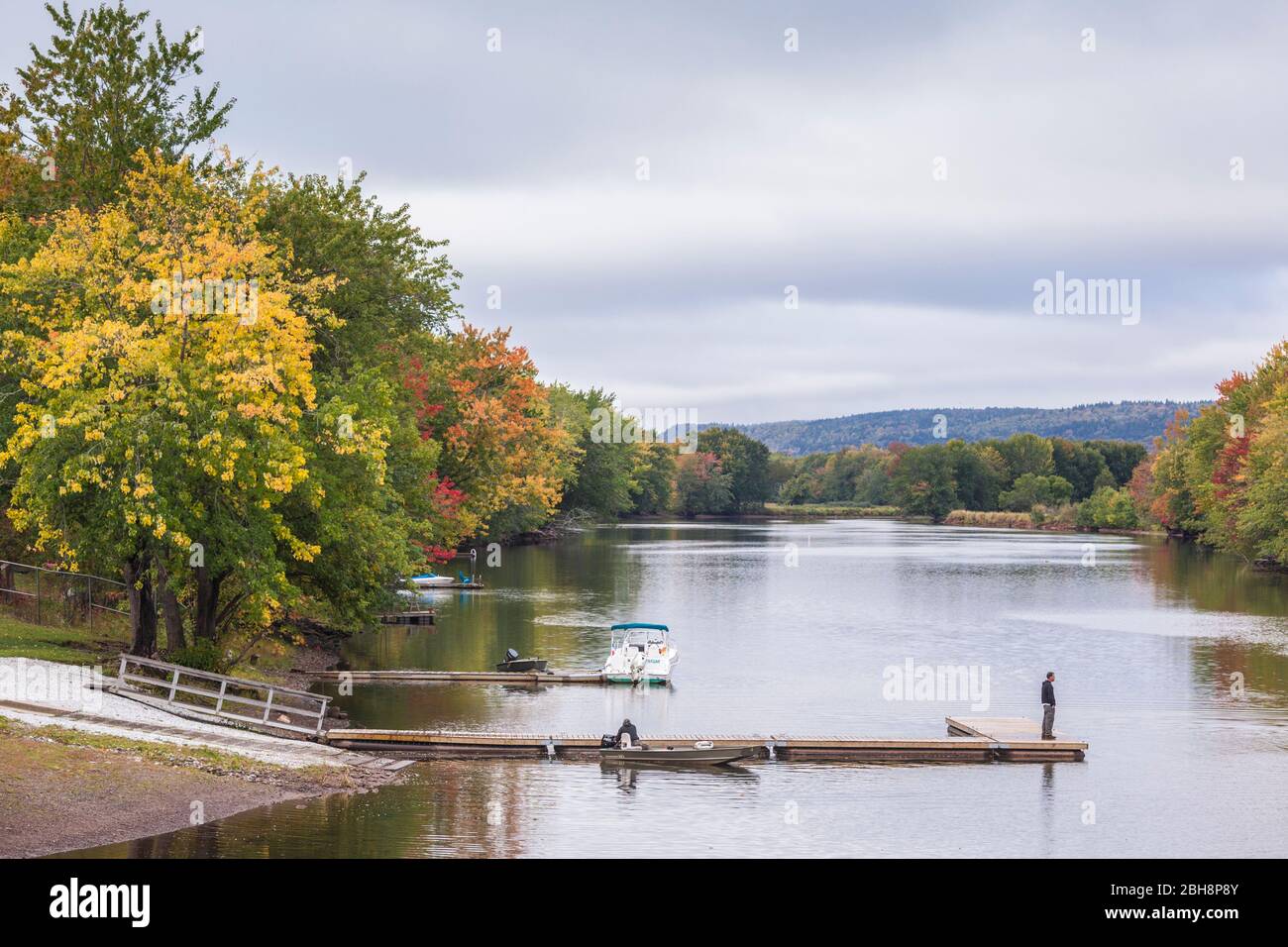 Canada, New Brunswick, Kennebecasis River Valley, Hampton, autumn river ...