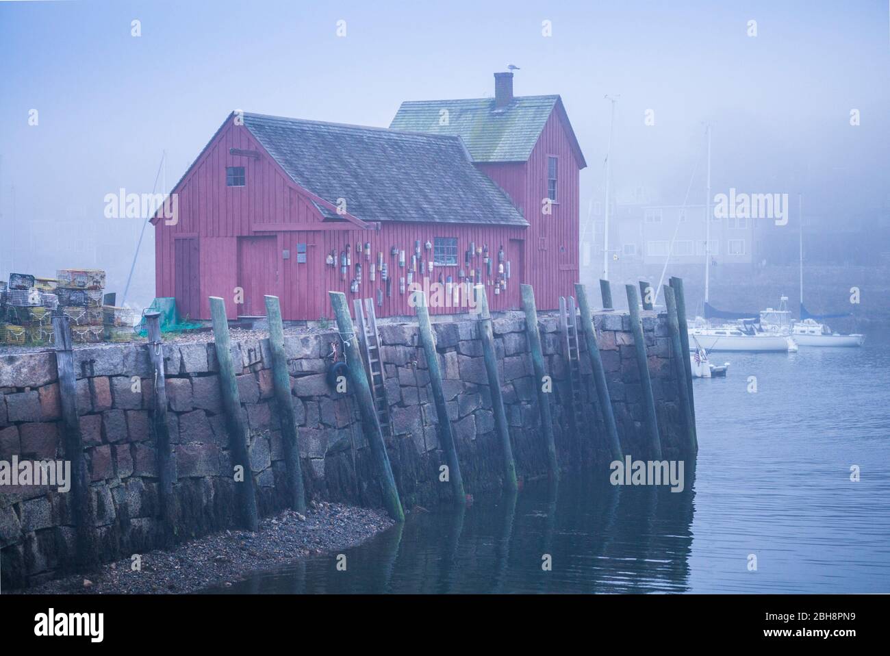 USA, New England, Massachusetts, Cape Ann, Rockport, Rockport Harbor ...