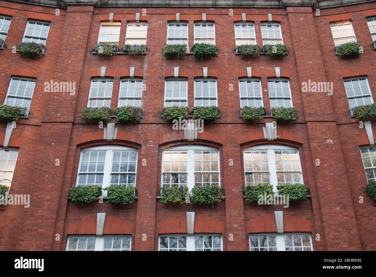 Curved elevation hi-res stock photography and images - Alamy