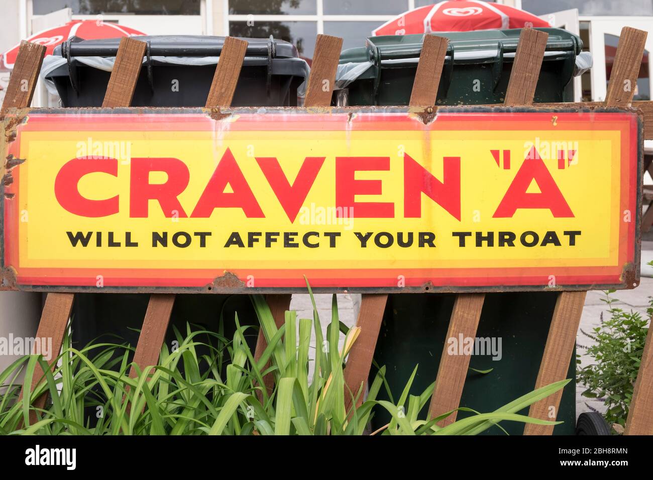 Craven a cigarettes hi-res stock photography and images - Alamy