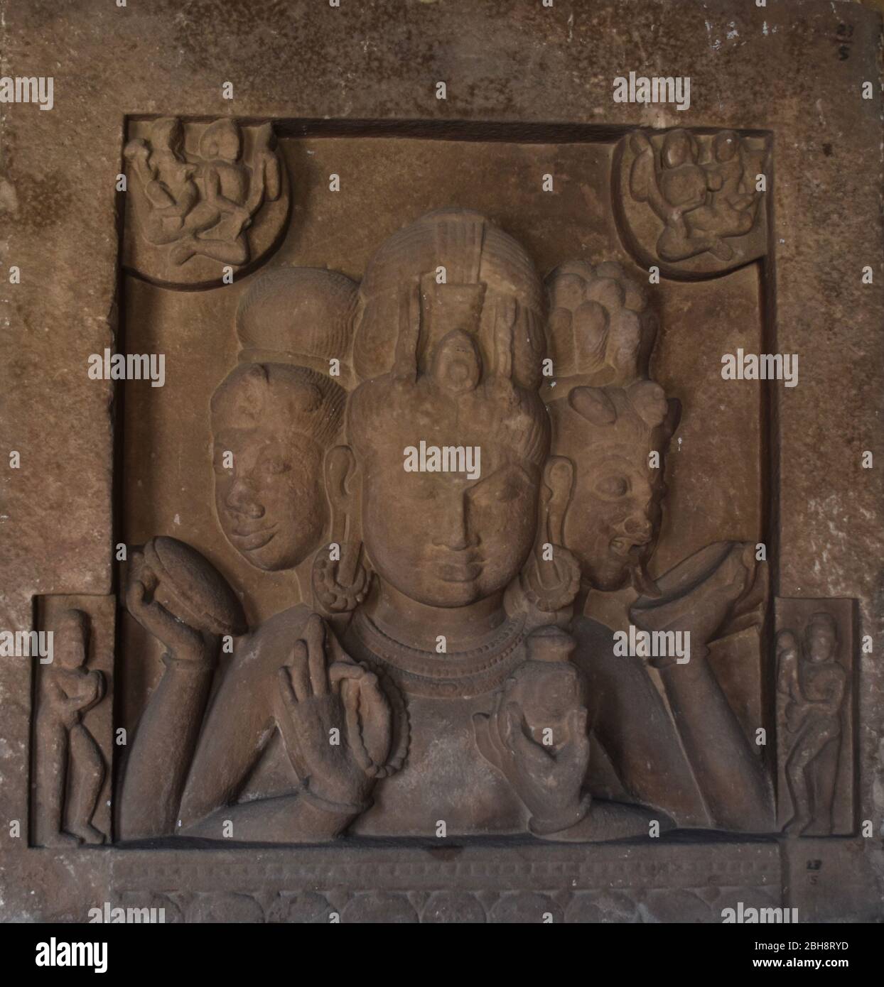 Three headed deity hi-res stock photography and images - Alamy