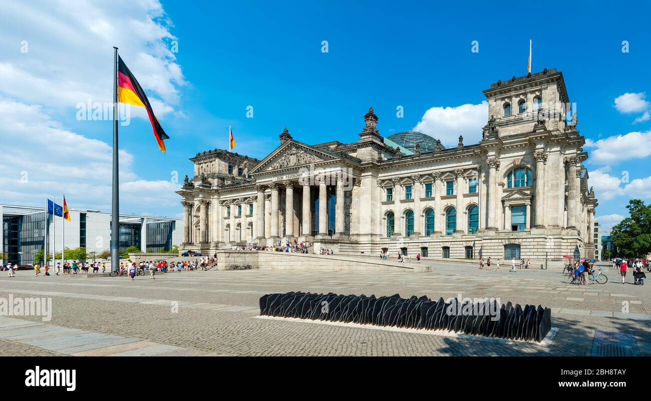 Deutscher Bundestag, Reichstags Gebäude, German Parlament Stock Photo ...