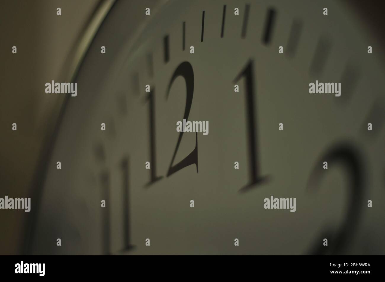 Large clock face 12 hi-res stock photography and images - Alamy
