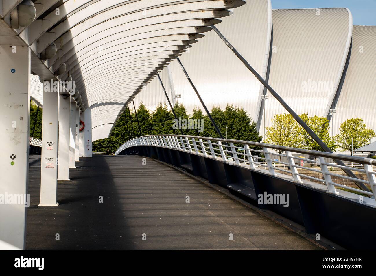 Hospital footbridge hi-res stock photography and images - Alamy