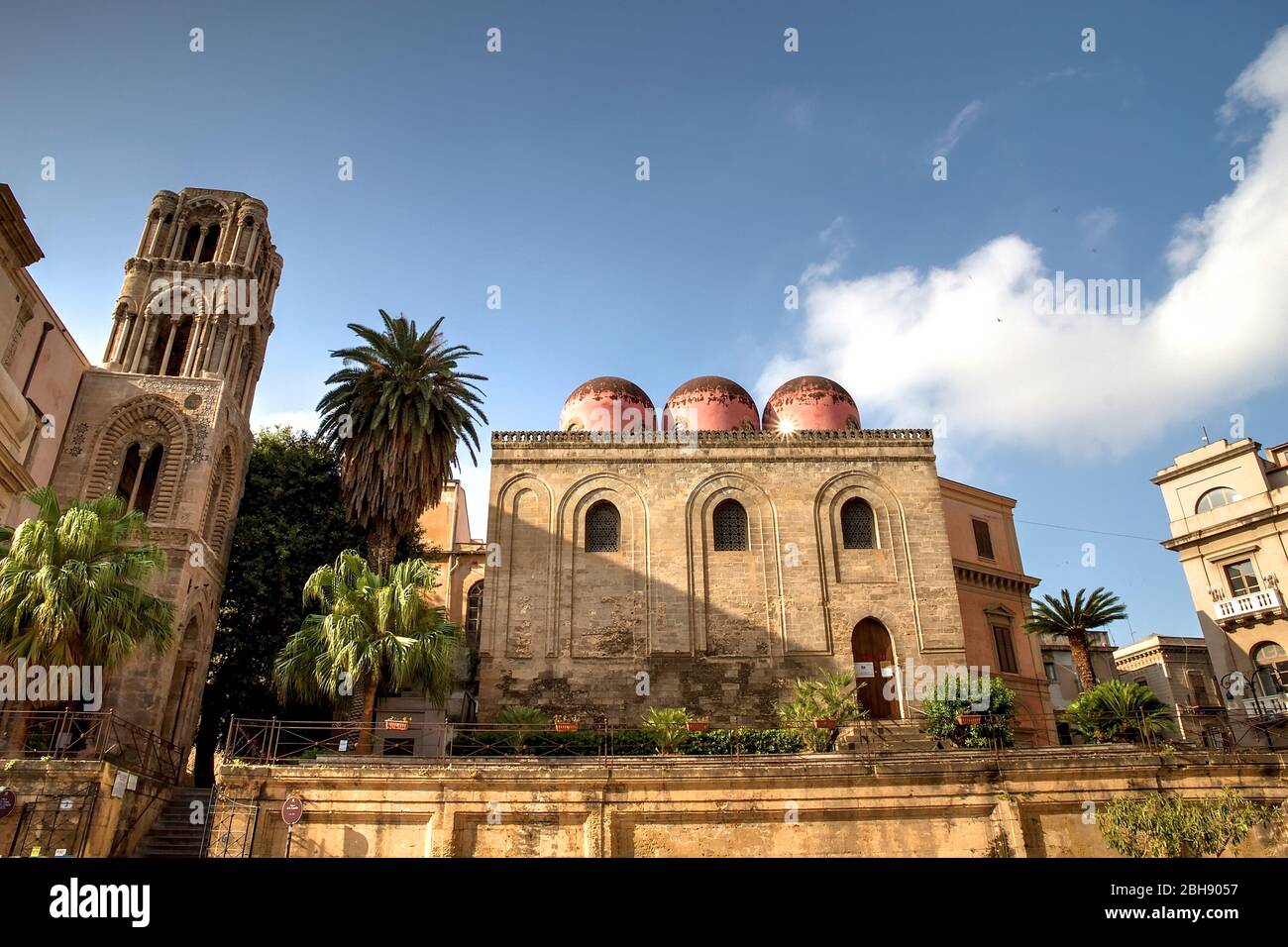 Palermo building hi-res stock photography and images - Alamy
