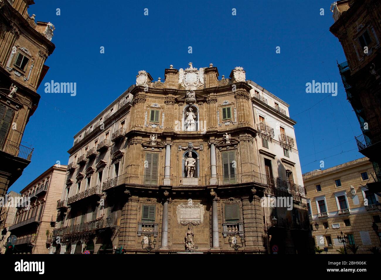 Quattro house hi-res stock photography and images - Alamy