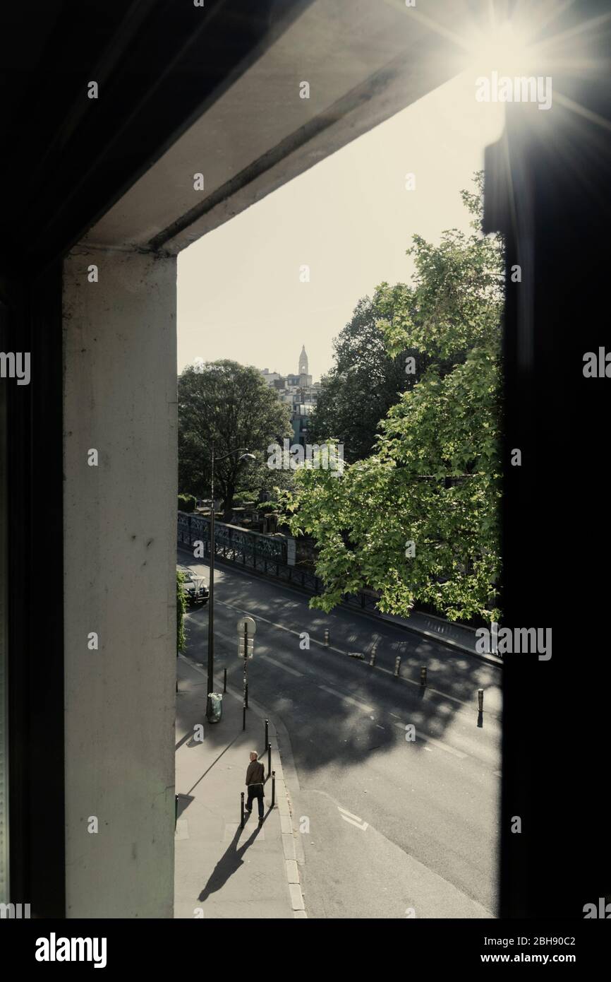 Paris view window hi-res stock photography and images - Alamy