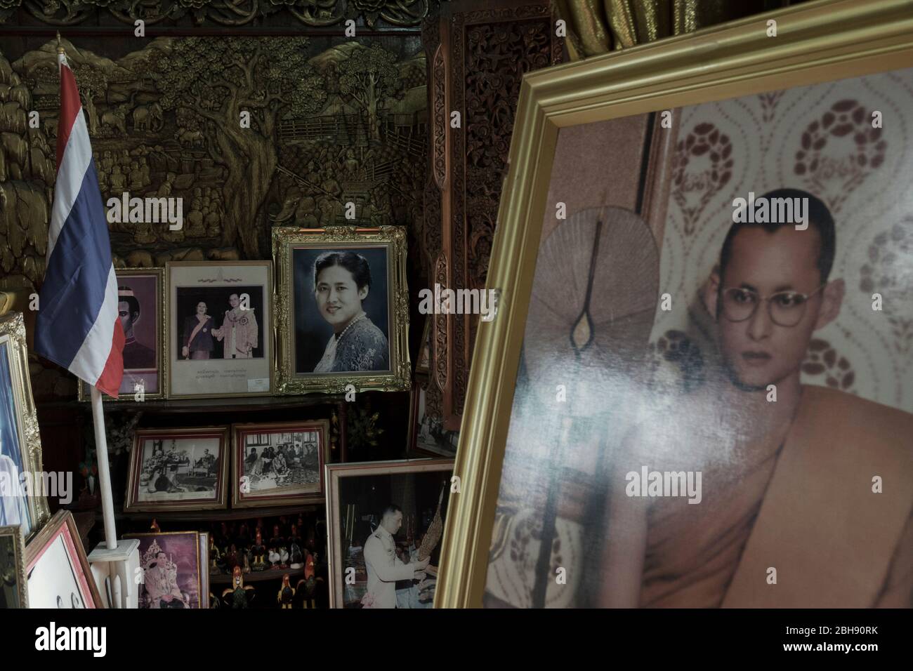 Temple with photographs of the Thai royal house Stock Photo - Alamy