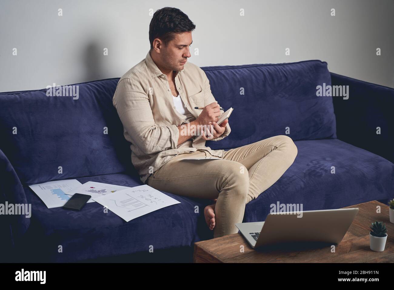 Jotting down hi-res stock photography and images - Alamy