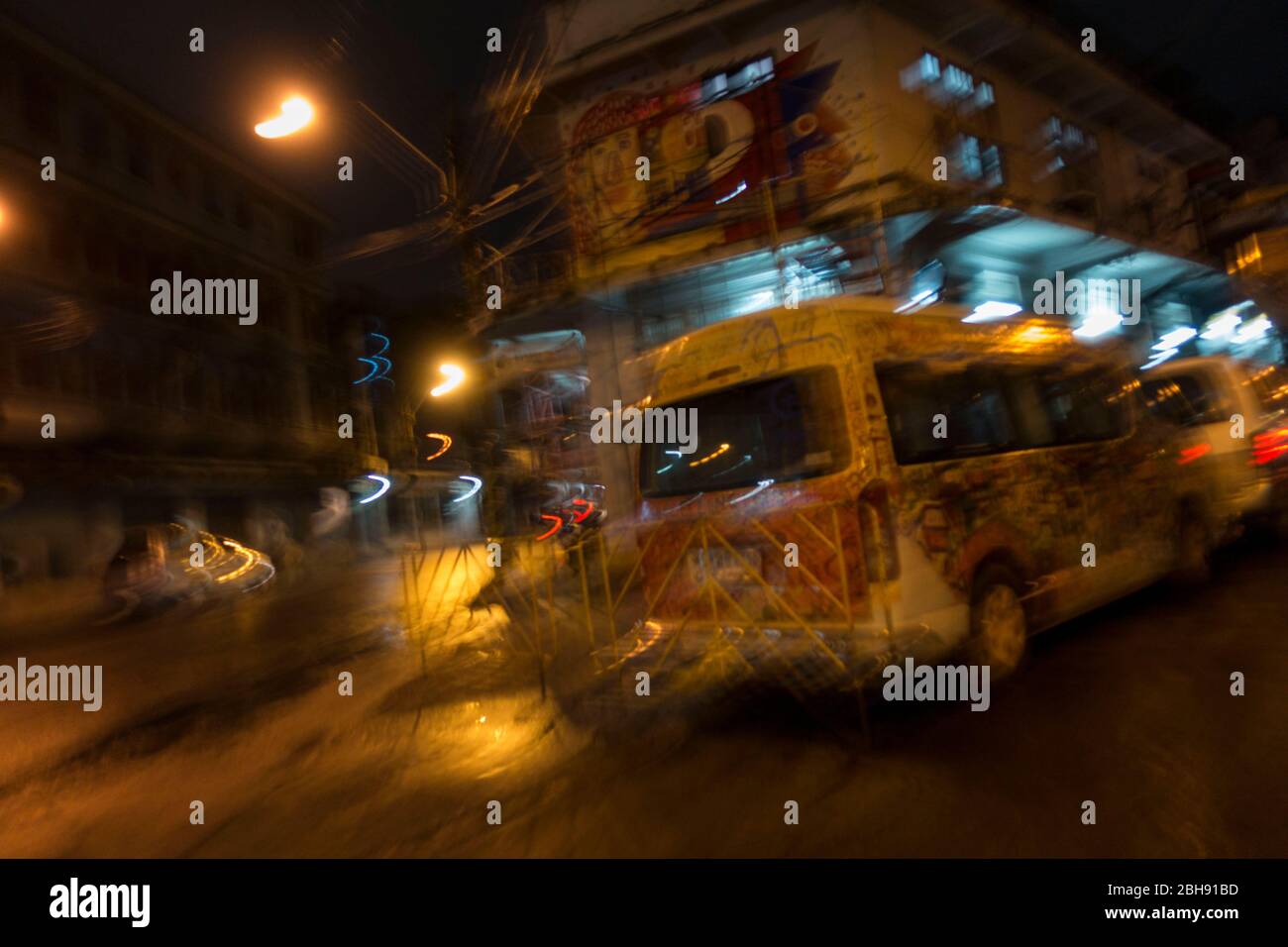 Alight bus hi-res stock photography and images - Alamy