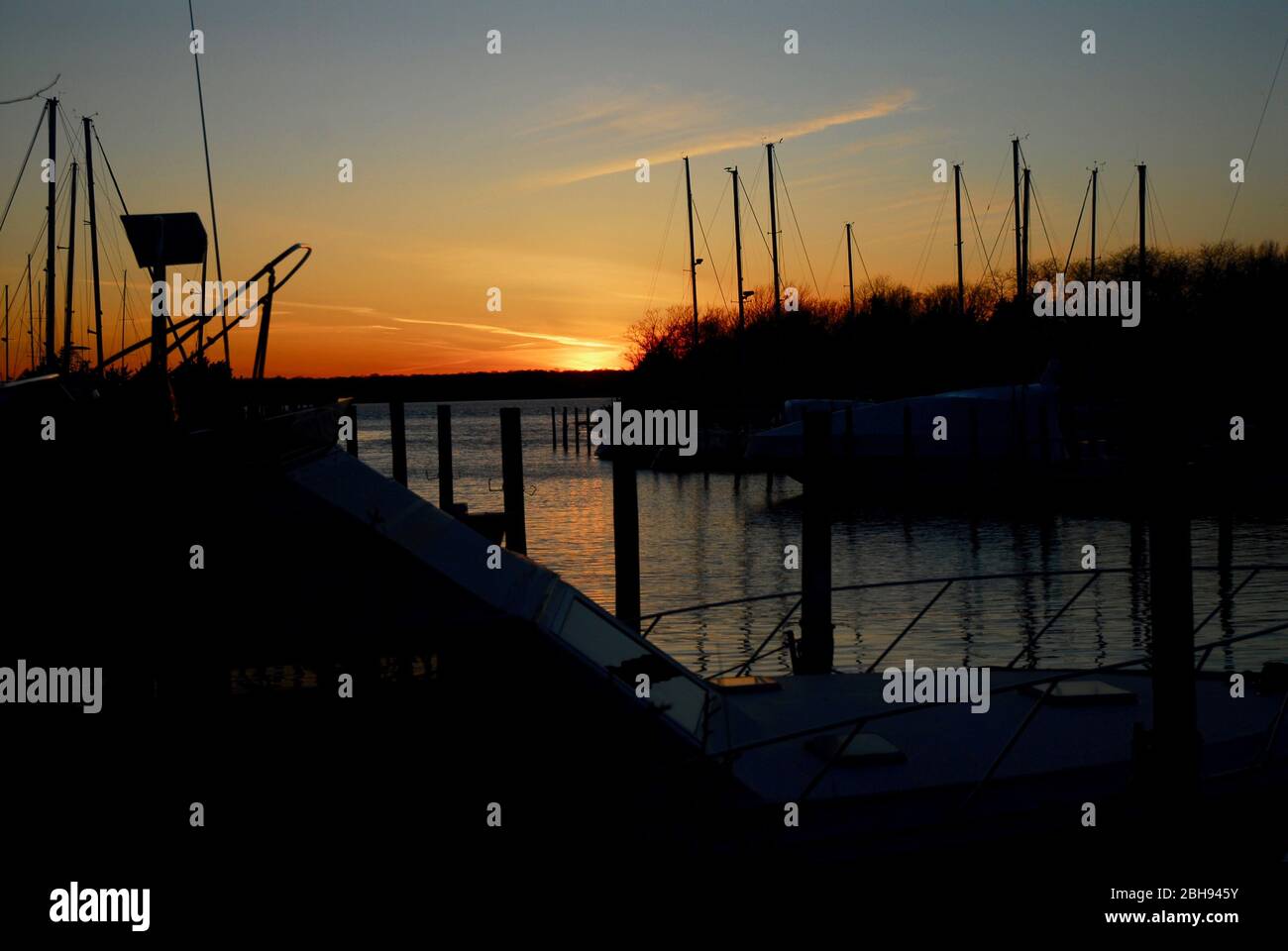 Harbor experience hi-res stock photography and images - Alamy