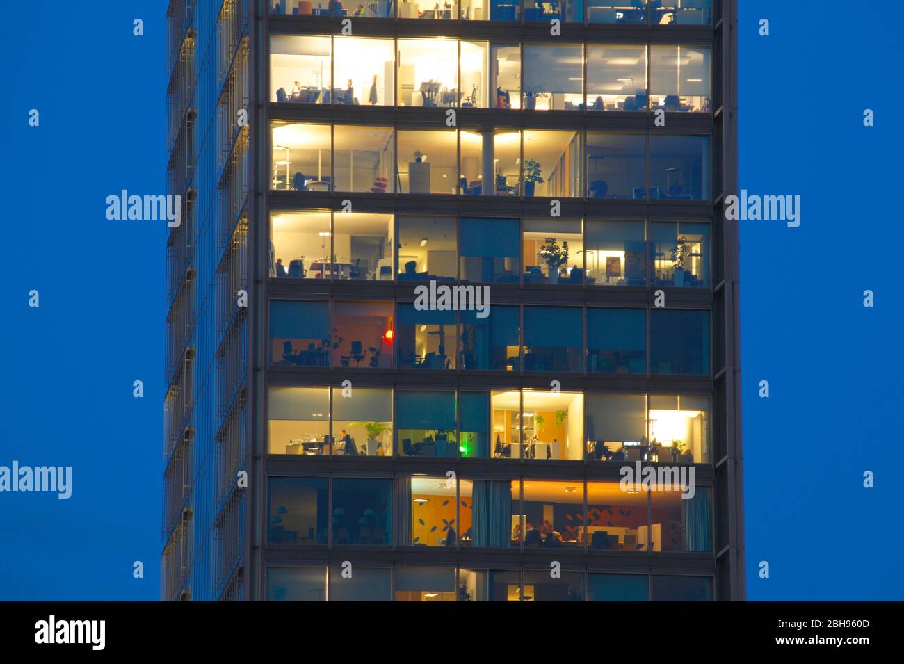Office building Weser Tower in Bremen Ueberseestadt at dusk, Bremen ...