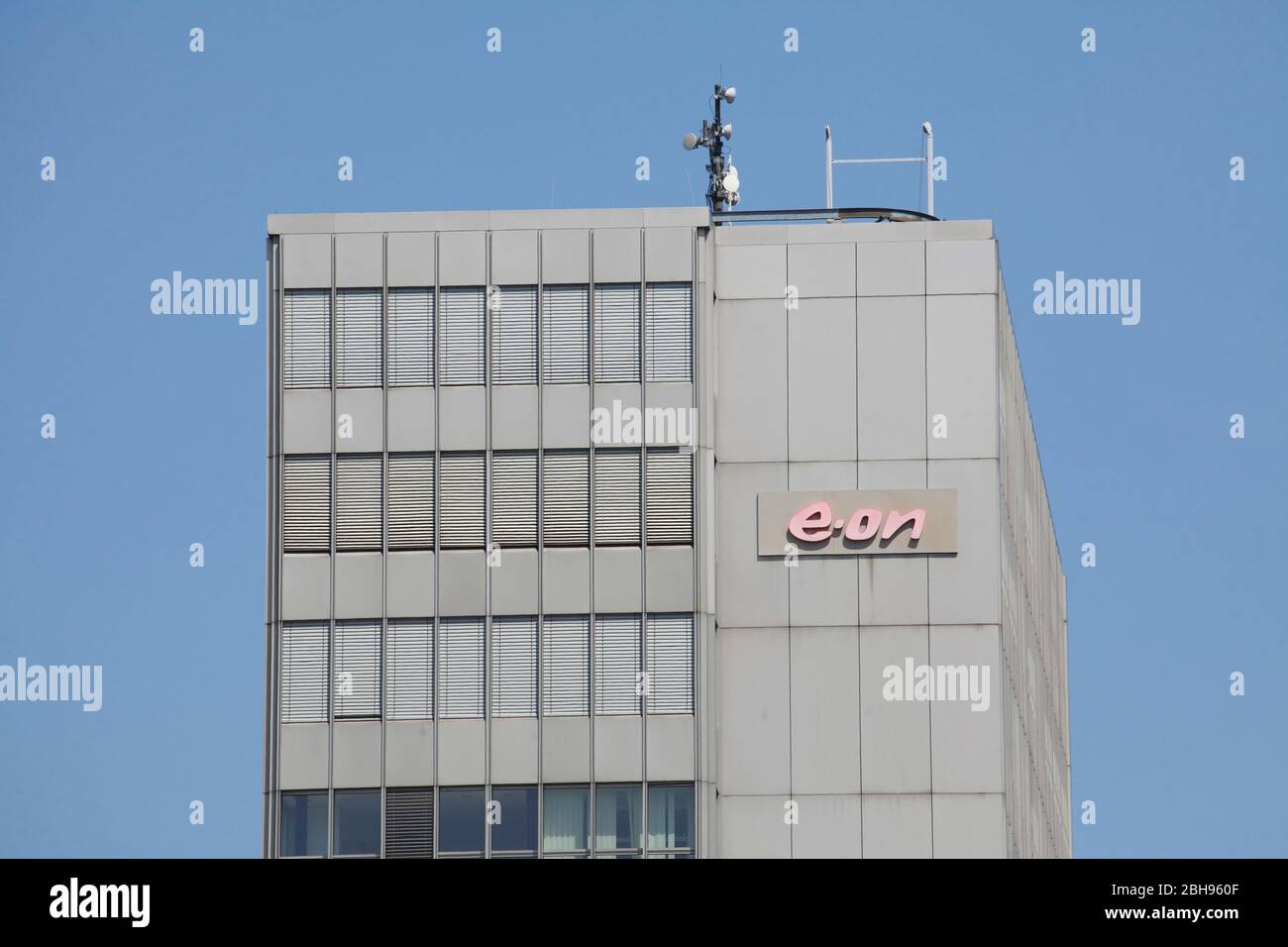 E on it headquarters in hannover hi-res stock photography and images ...