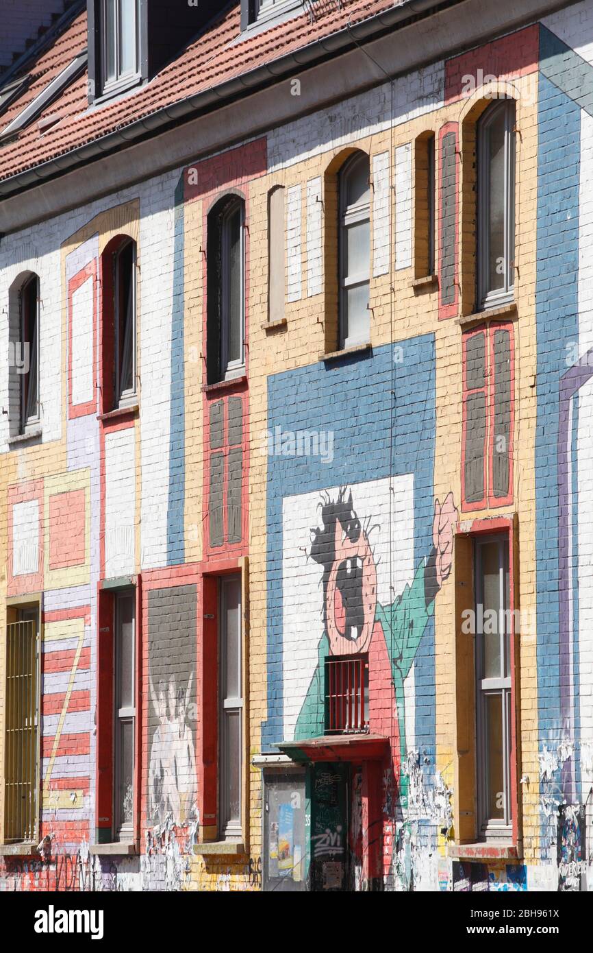 Buildings painted murals in downtown hi-res stock photography and ...