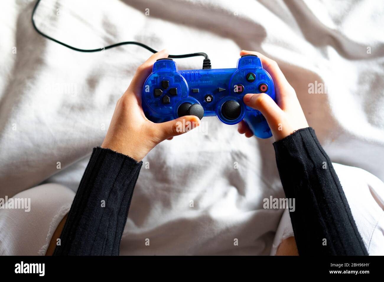 Blue game console controller hi-res stock photography and images - Alamy