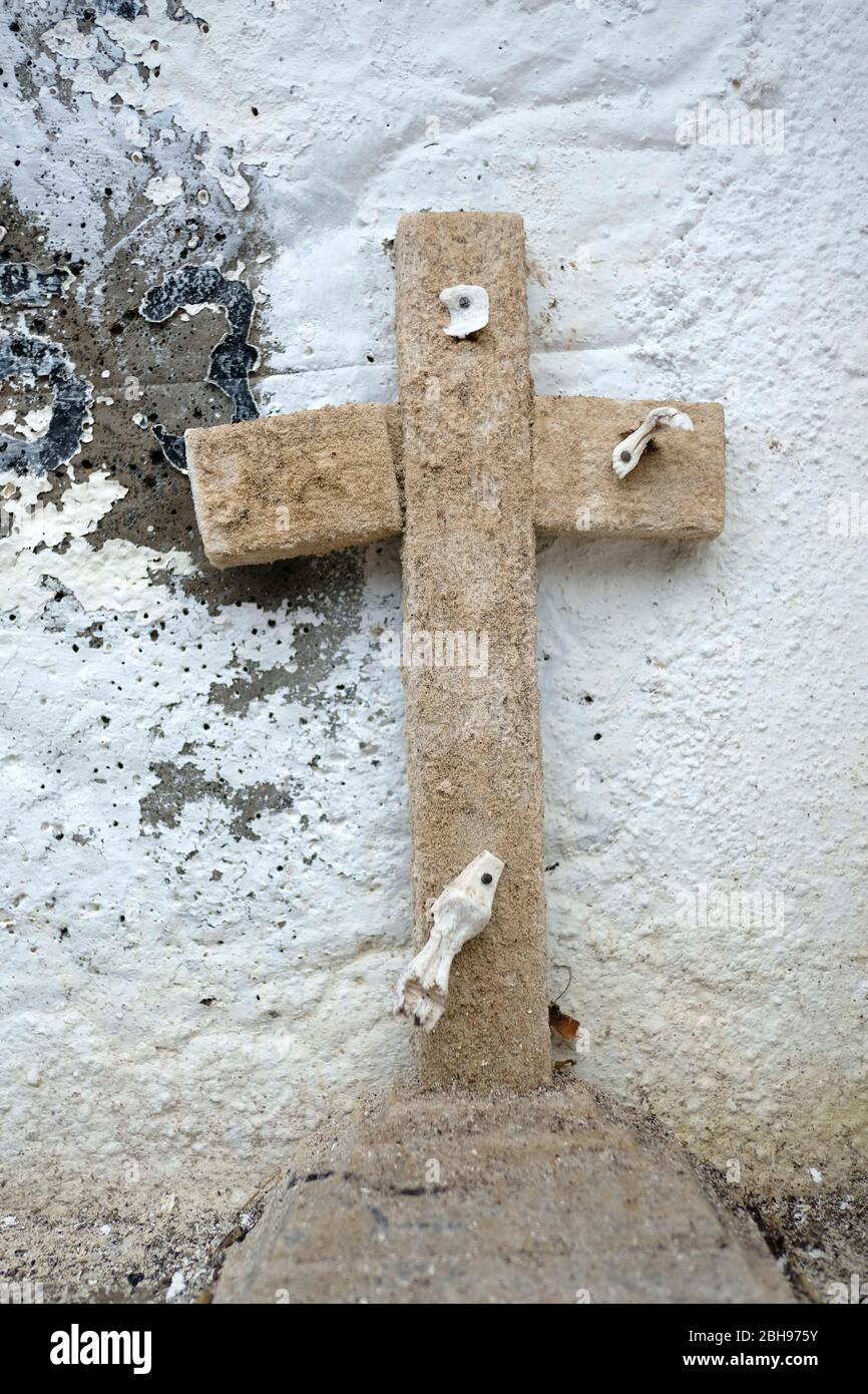 Old cross hi-res stock photography and images - Alamy