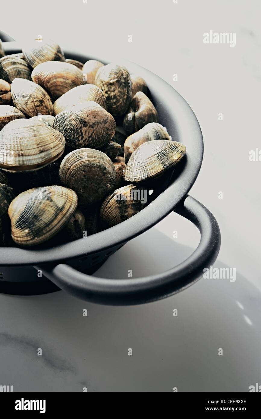 Black clams hi-res stock photography and images - Alamy