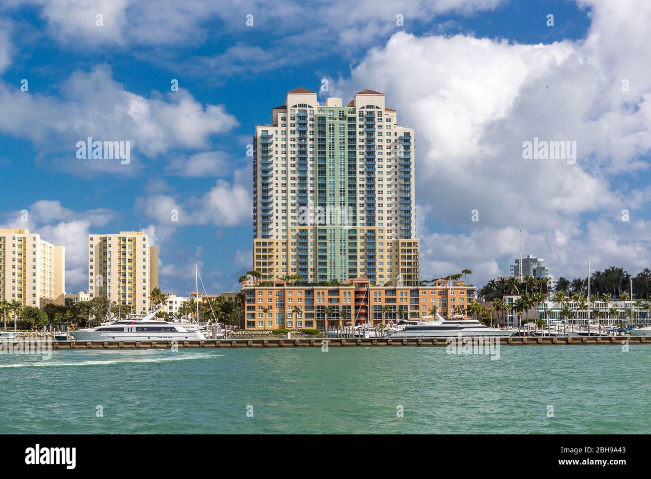 Miami skyline daytime hi-res stock photography and images - Alamy