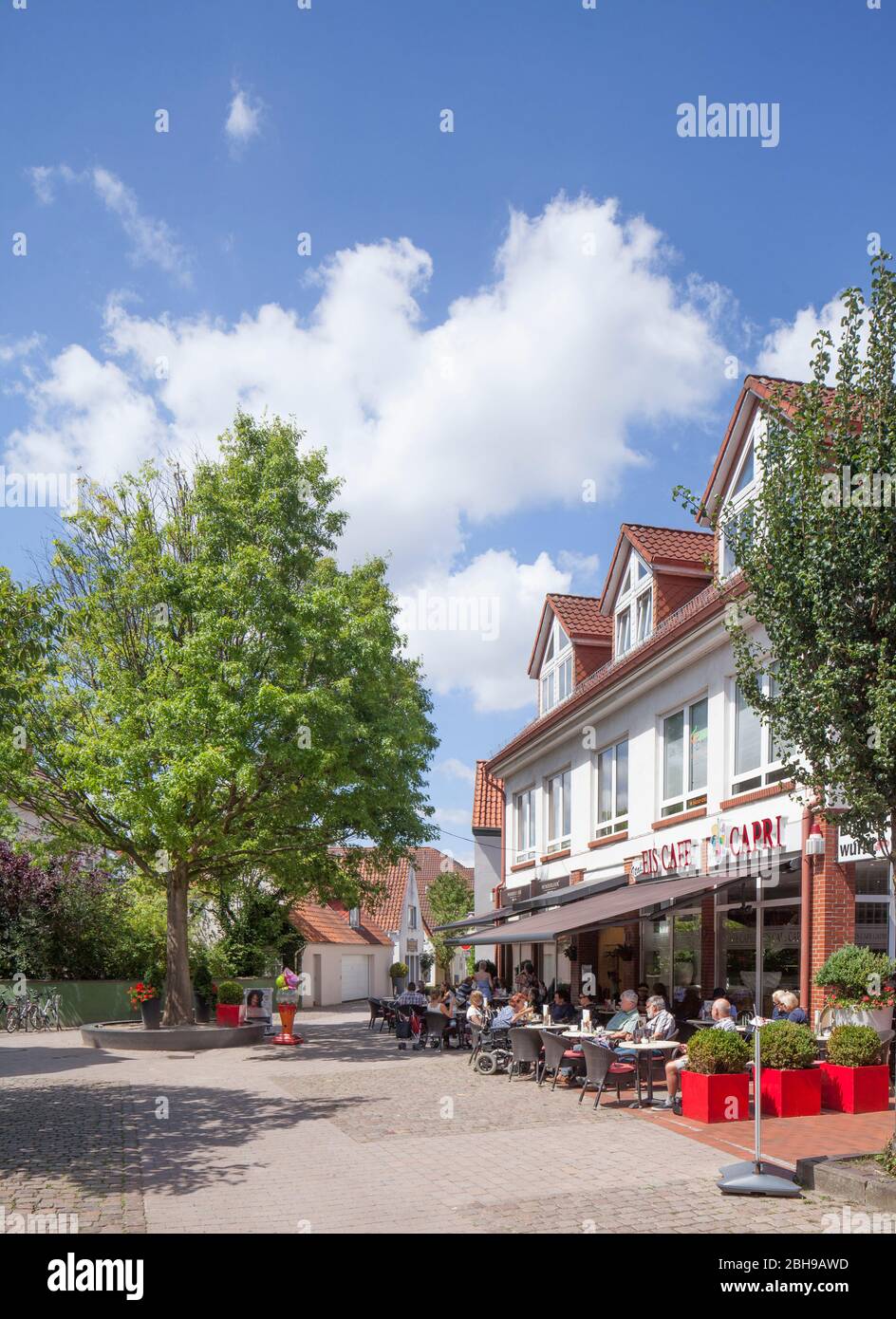 Eiscafe hi-res stock photography and images - Alamy