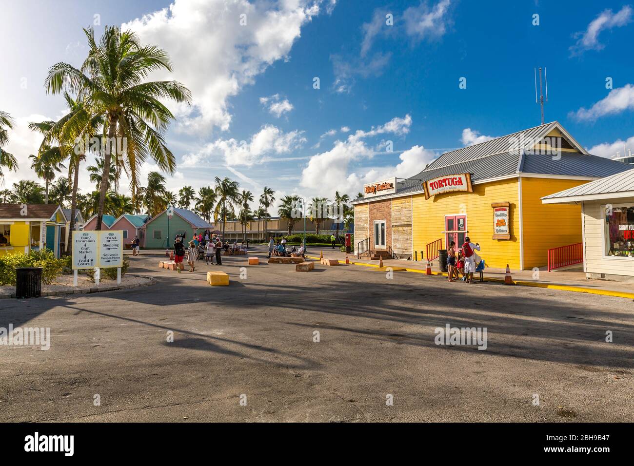 Straw market freeport bahamas hi-res stock photography and images - Alamy