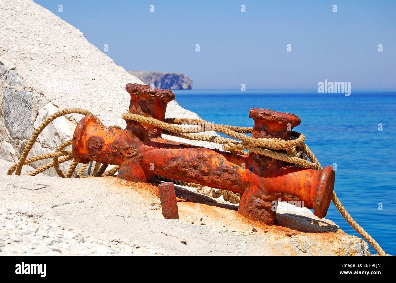 Old bollards hi-res stock photography and images - Alamy
