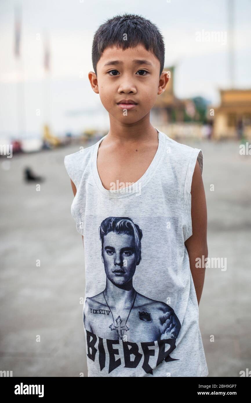 Boy no shirt hi-res stock photography and images - Alamy