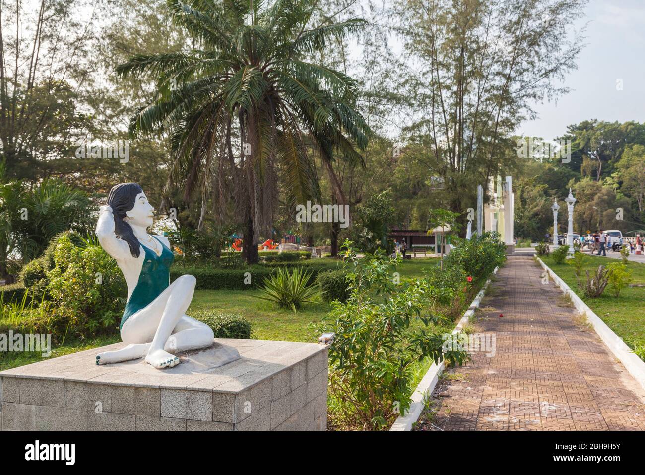 Sculpture of bathing beauty hi-res stock photography and images - Alamy