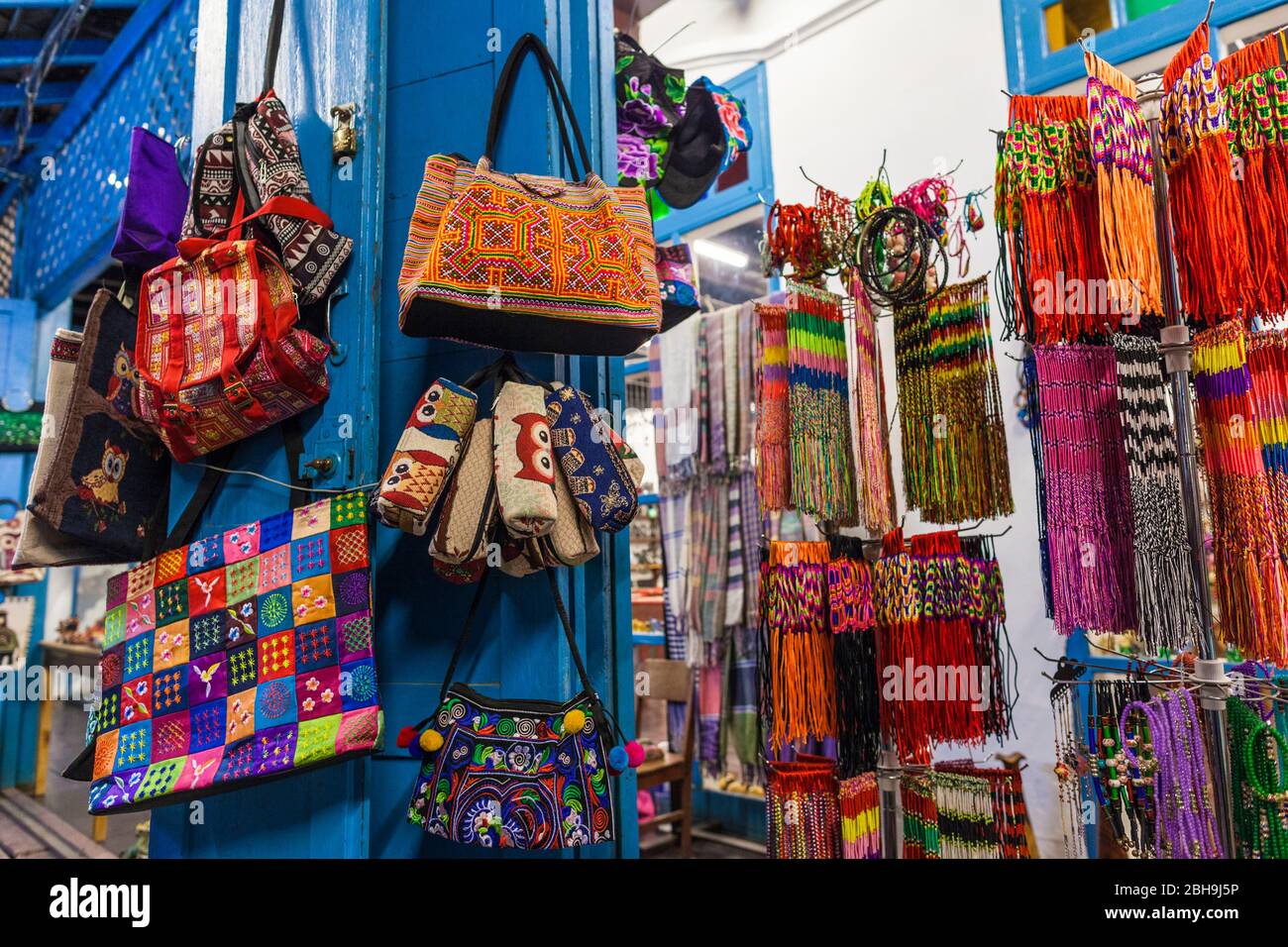 Shop selling local crafts hi-res stock photography and images - Alamy
