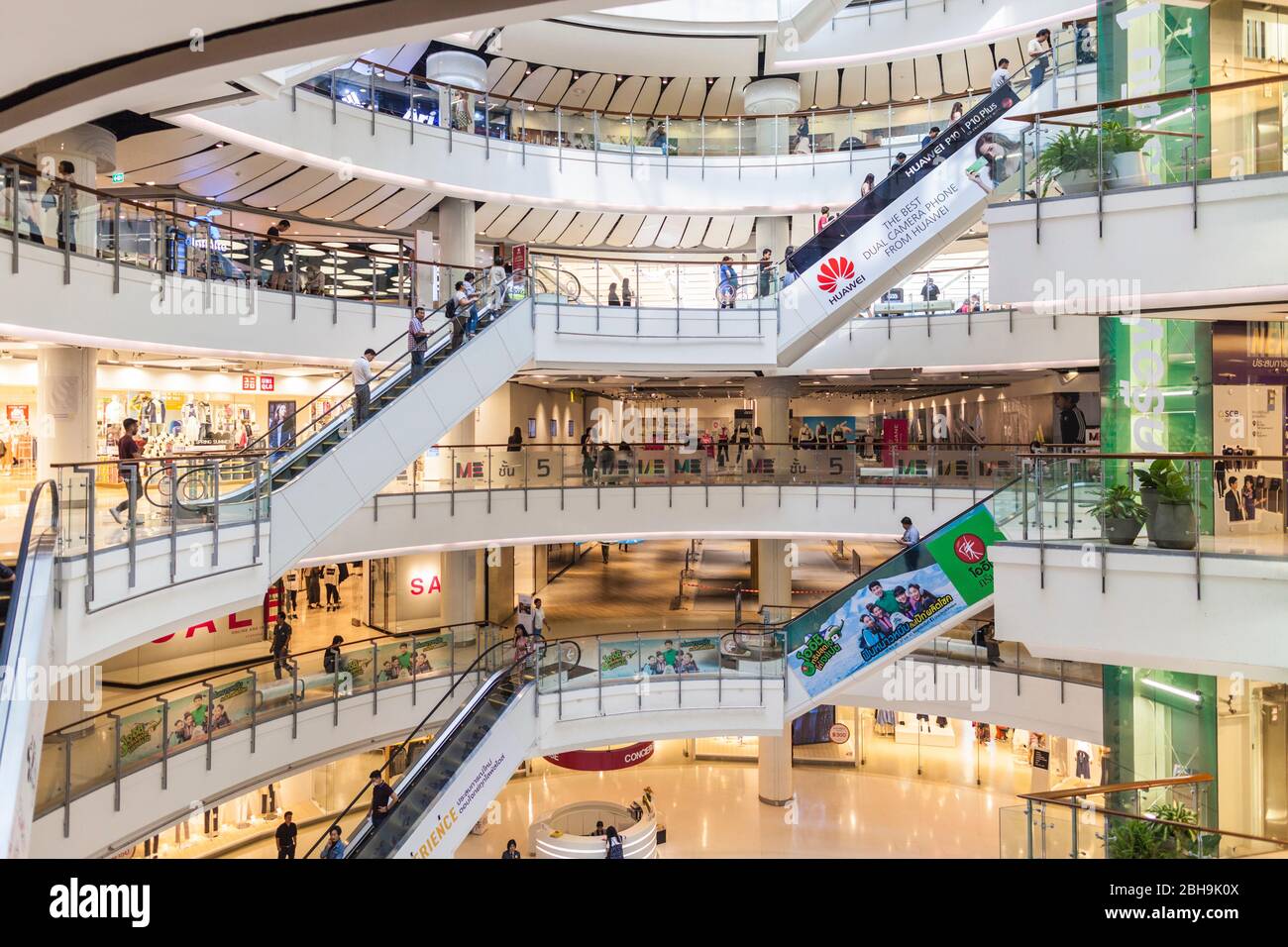 Thailand, Bangkok, Siam Square Area, Central World shopping mall ...