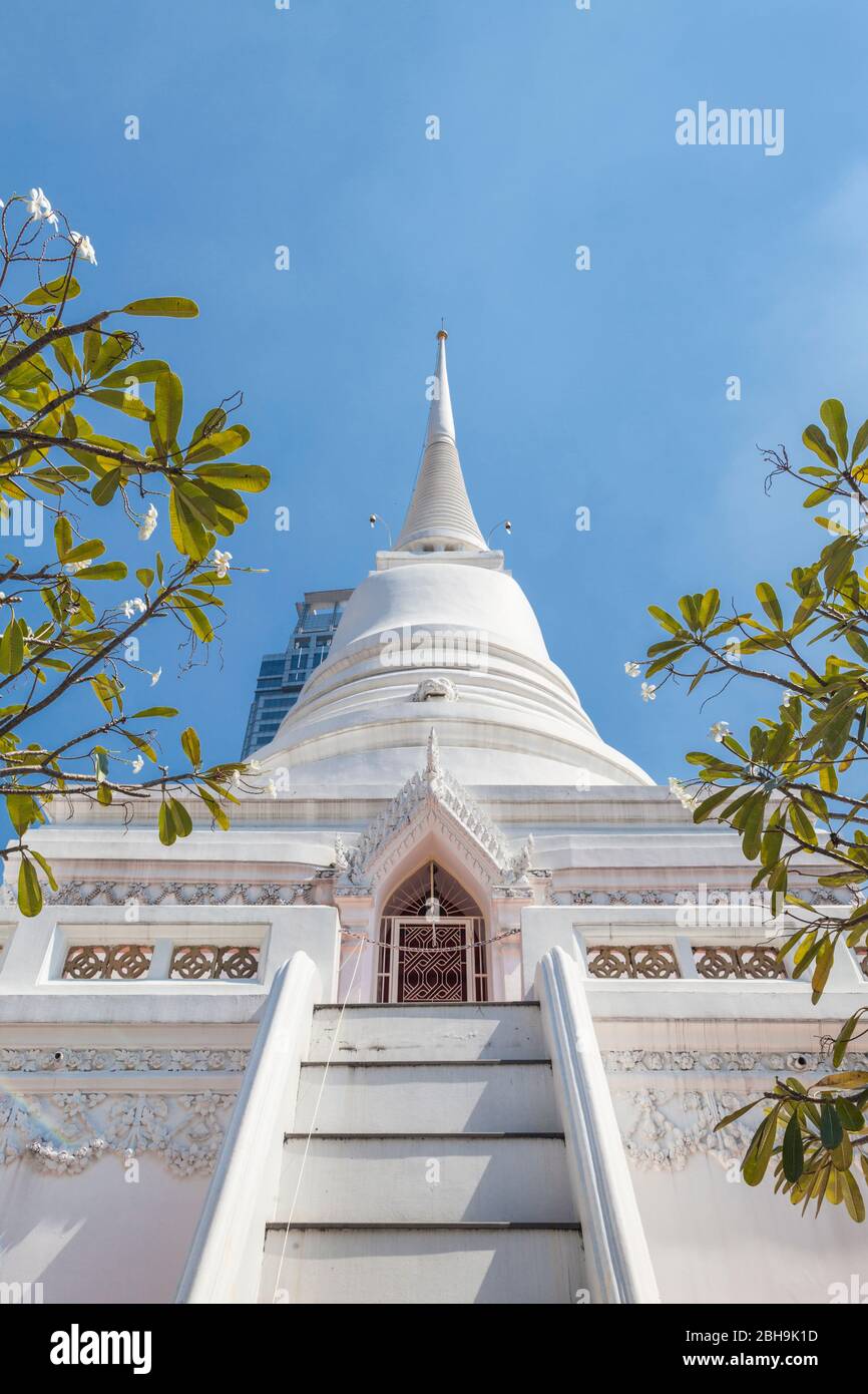 Thailand, Bangkok, Siam Square Area, Wat Pathum Wanaram Stock Photo - Alamy