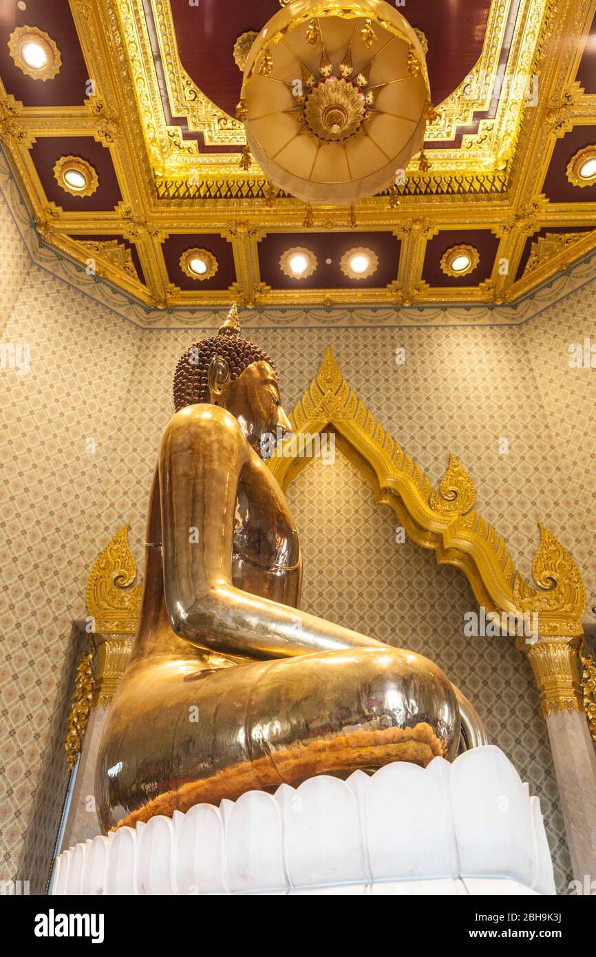 Wat traimit chinatown bangkok hi-res stock photography and images - Alamy
