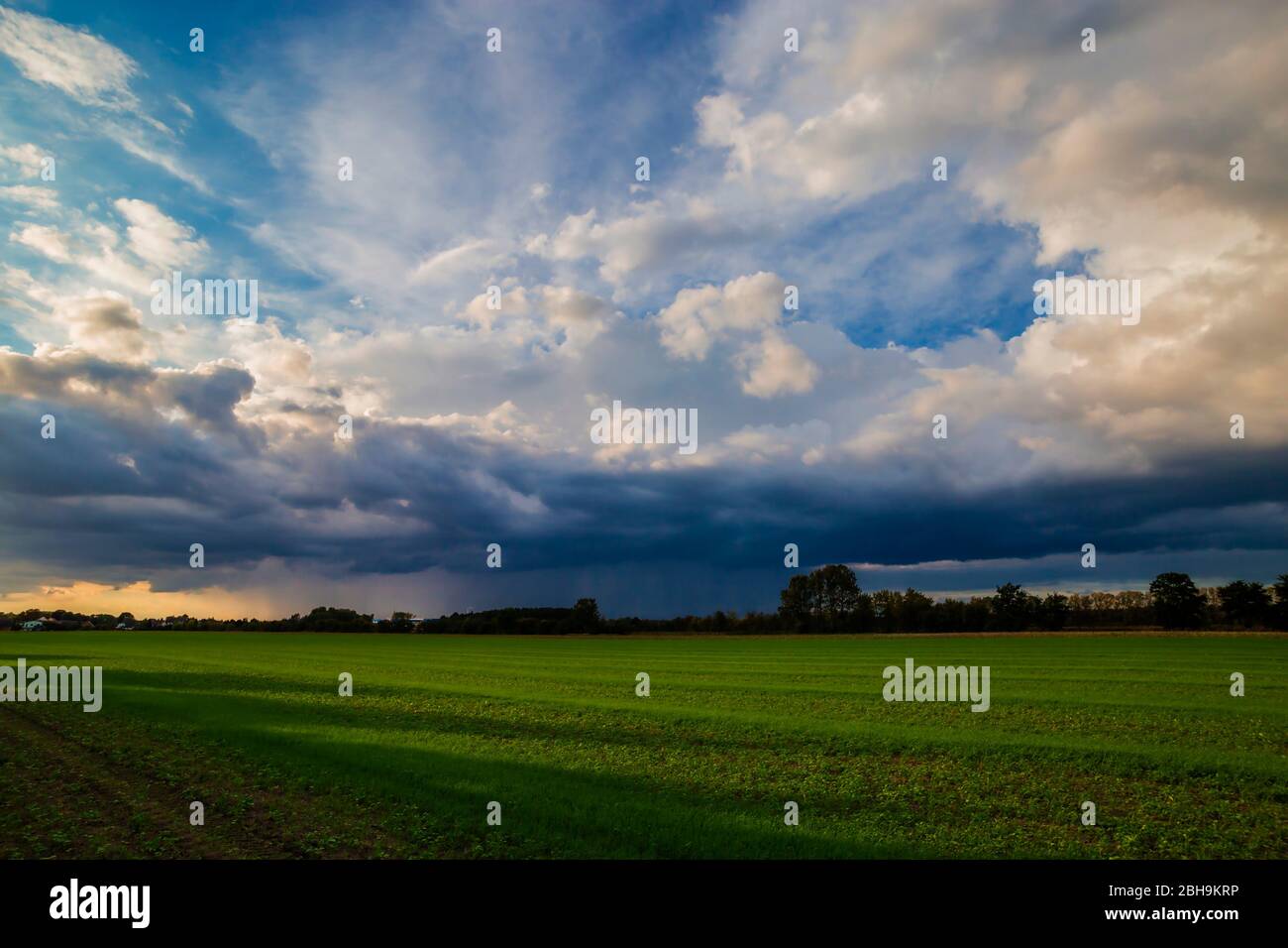 Severe weather hi-res stock photography and images - Alamy