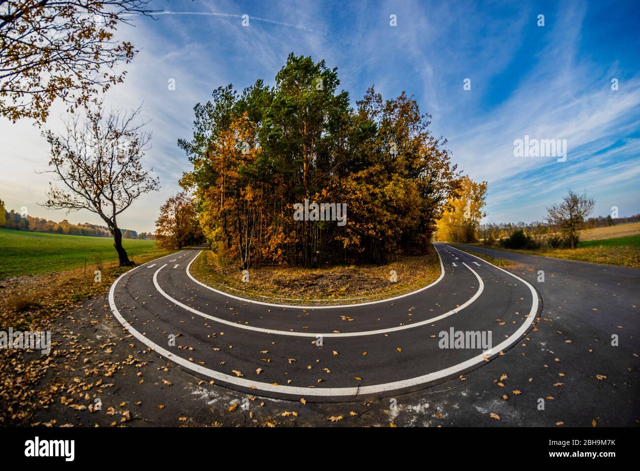 Curve in path hi-res stock photography and images - Alamy