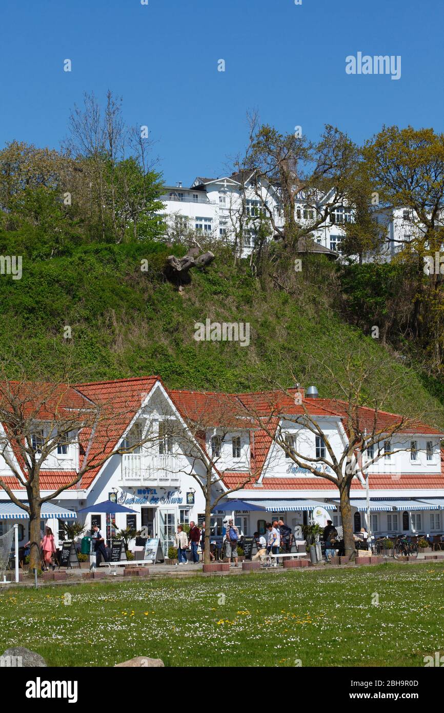 Beach promenade with restaurants, Sassnitz, Rügen, Mecklenburg ...