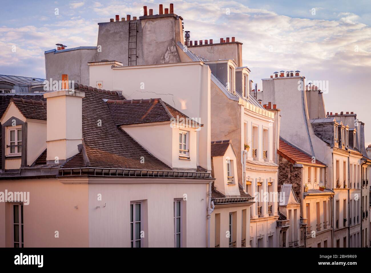 Paris rooflines hi-res stock photography and images - Alamy