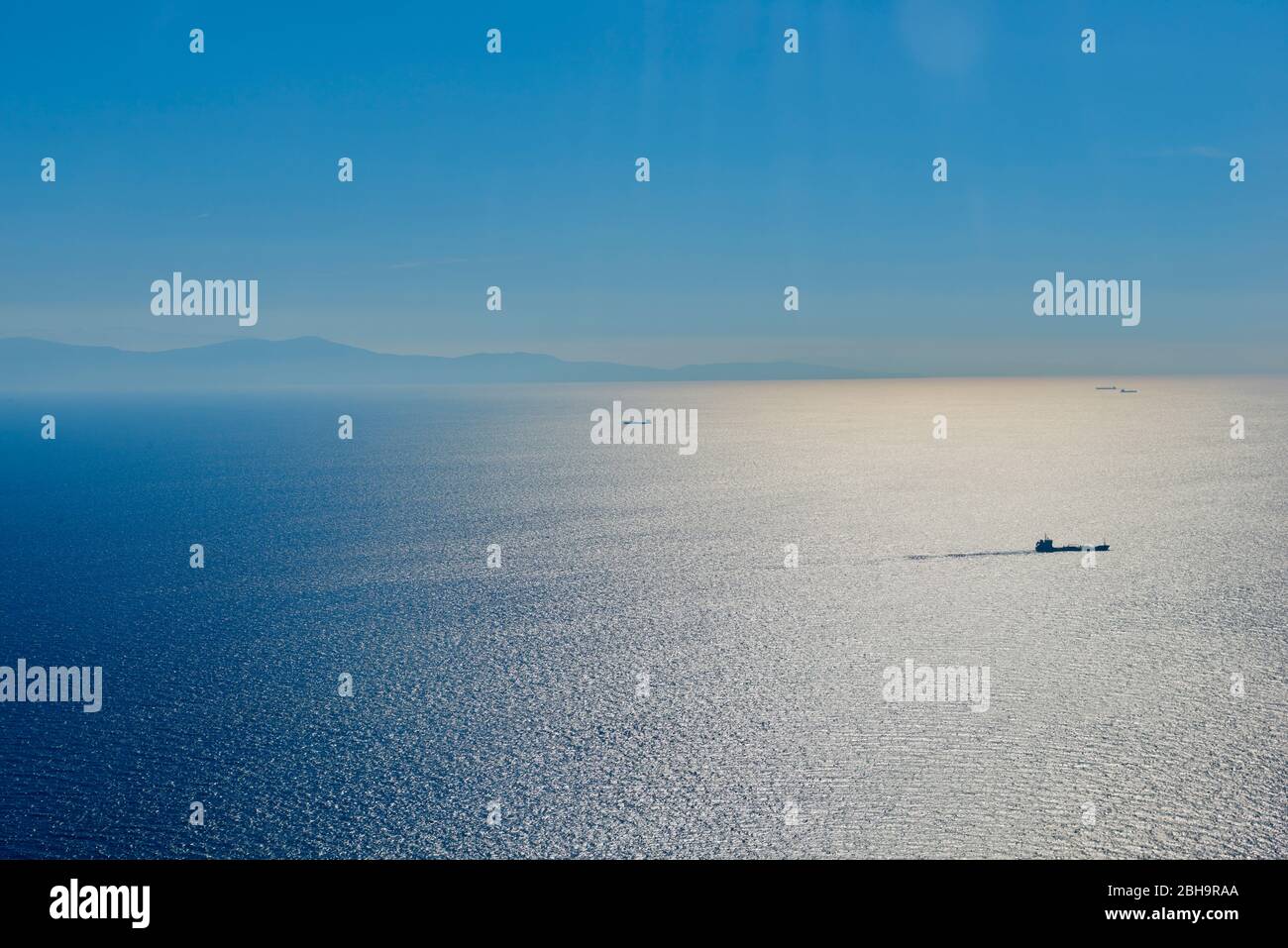 Mountains landscape sea hi-res stock photography and images - Alamy