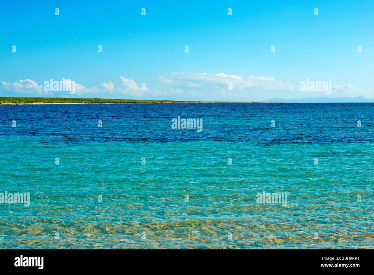 Land horizon ocean hi-res stock photography and images - Alamy