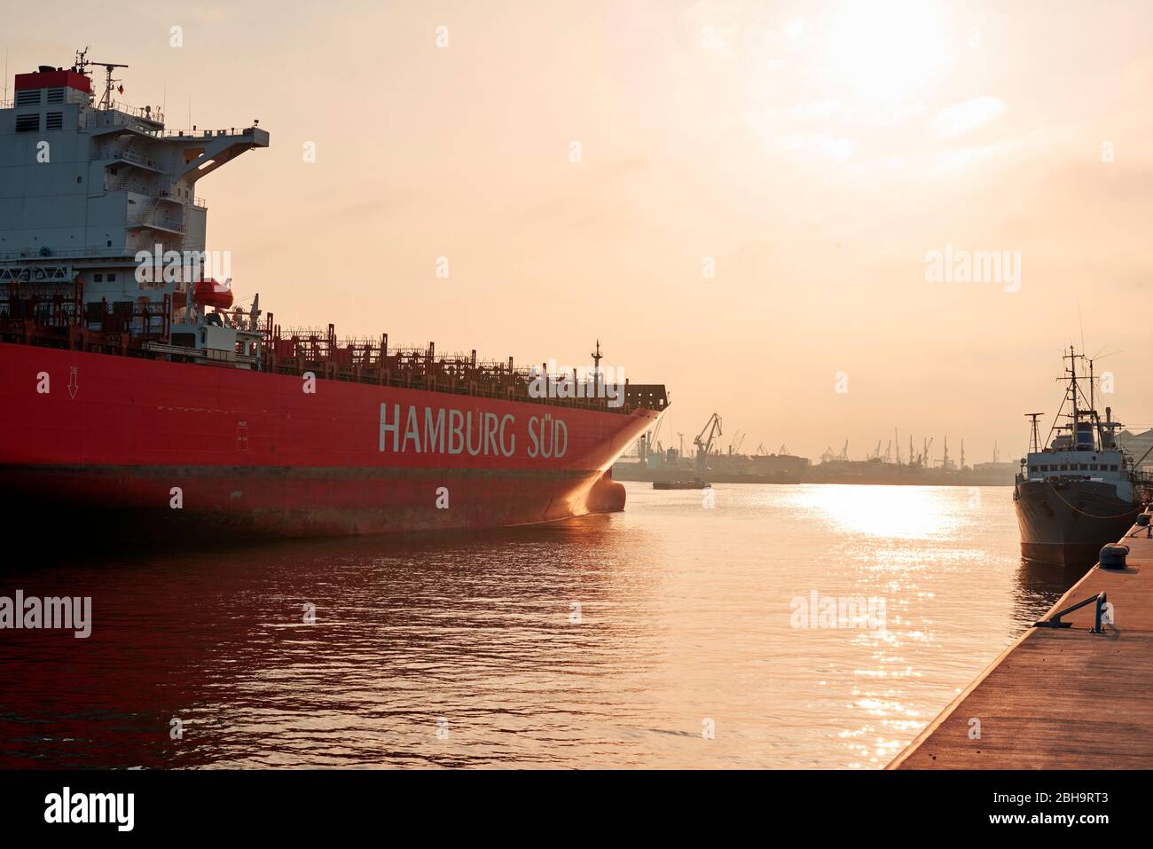 Harbor sunset hi-res stock photography and images - Alamy