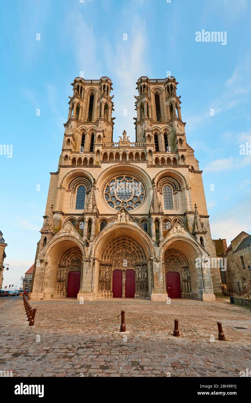 Laon cathedral france hi-res stock photography and images - Alamy Laon cathedral france hi-res stock photography and images - Alamy