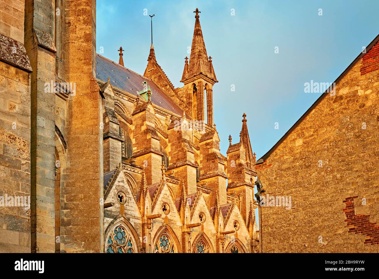 Laon cathedral facade hi-res stock photography and images - Alamy