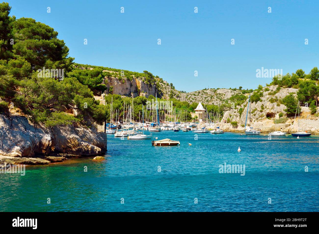 Coastal landscape between Cassis and Marseilles, Calanques Stock Photo ...