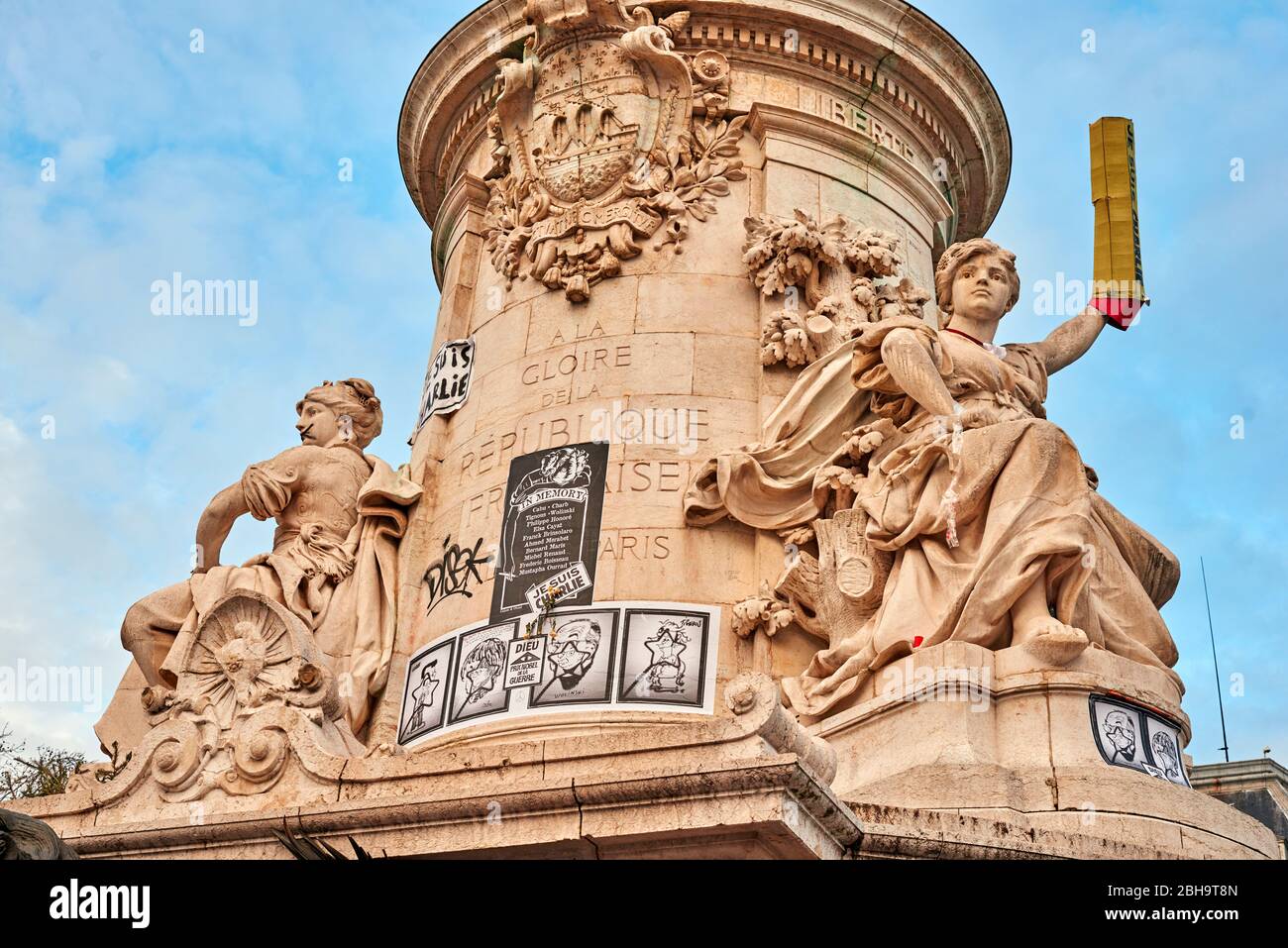 Statue place de la république paris hi-res stock photography and images - Alamy