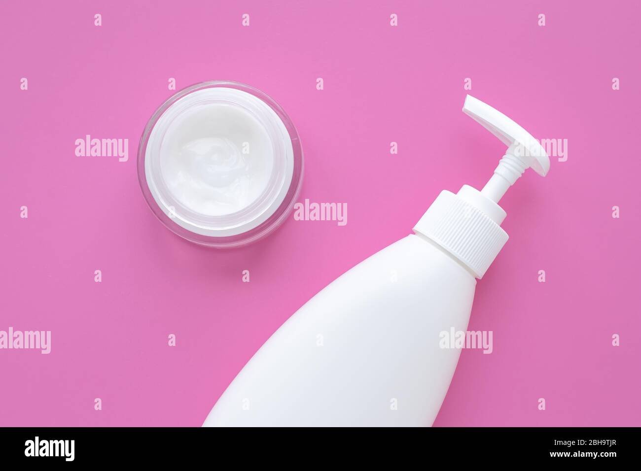 Cream jar hi-res stock photography and images - Alamy