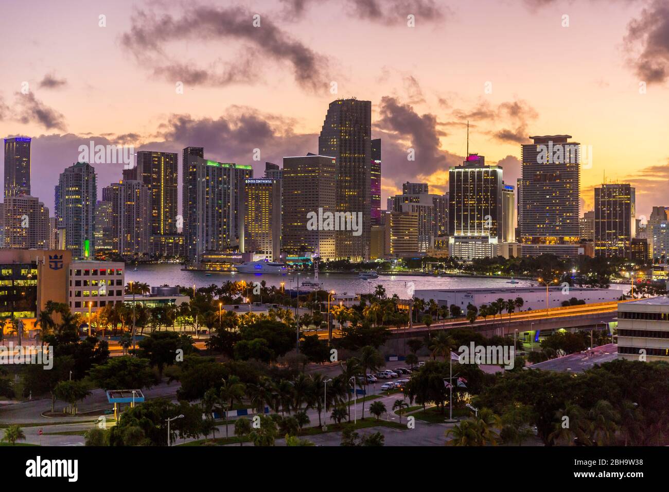 Skyline bei Sonnenuntergang, Downtown, Miami, Miami-Dade County ...