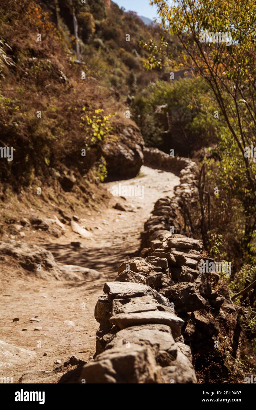Pathway on wall hi-res stock photography and images - Alamy
