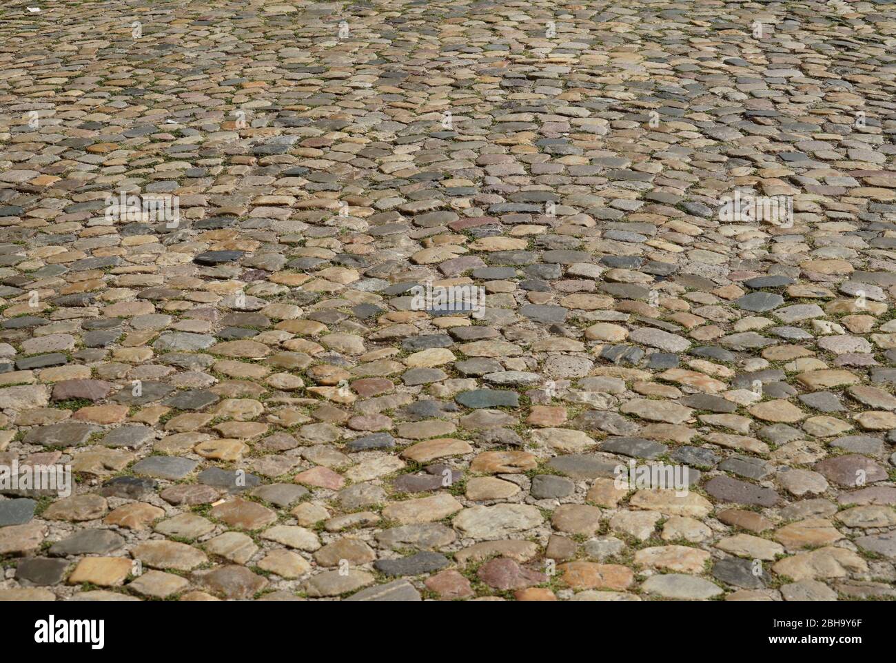 Cobble paved streets hi-res stock photography and images - Alamy