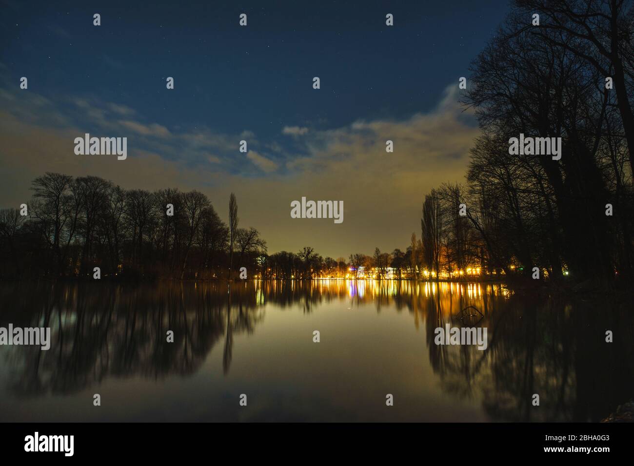 English countryside night sky hi-res stock photography and images - Alamy